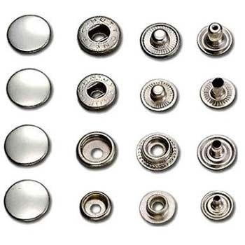 Broches metalicos para su aplicación en diversos productos.